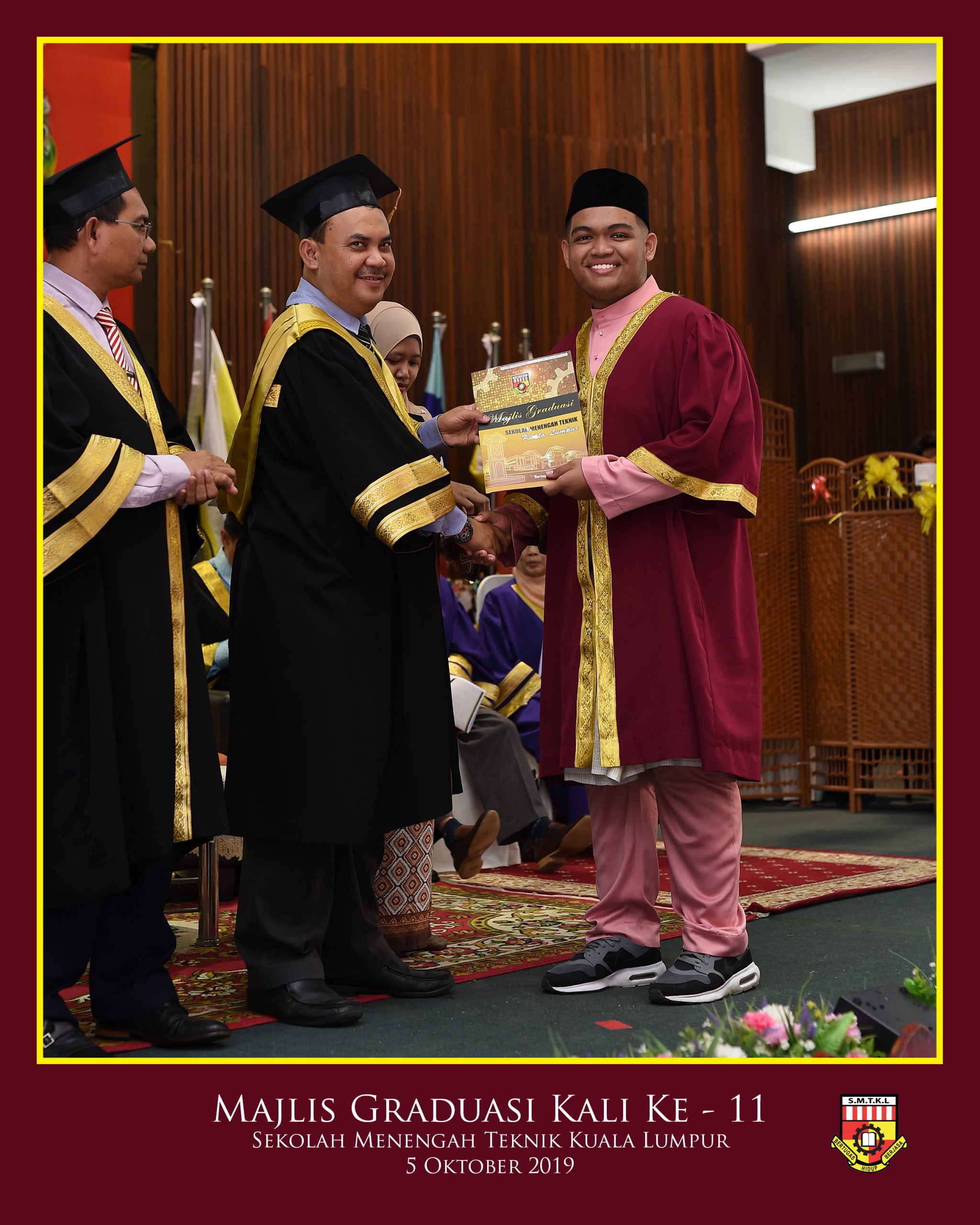 Graduasi Sekolah Page Khas Untuk CIkgu - XEN STUDIO